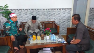 Mr. Kalend Osen : Kyai Khos Kampung Inggris Pare Kediri - forbis.id