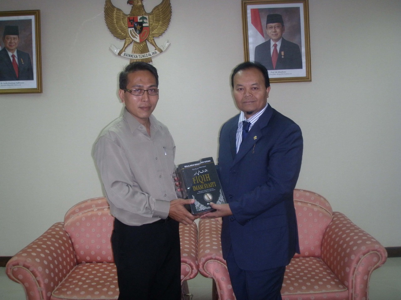 PT Almahira Penerbit Buku Milik Anggota Forbis Dengan Sederet Prestasi