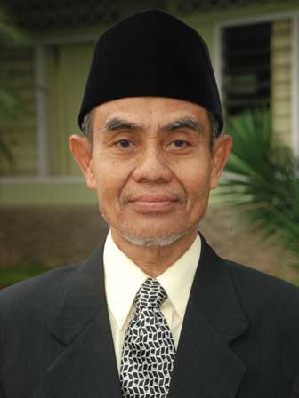 Membaca Raport Diri; K.H. Hasan Abdullah Sahal - tazakka.or.id